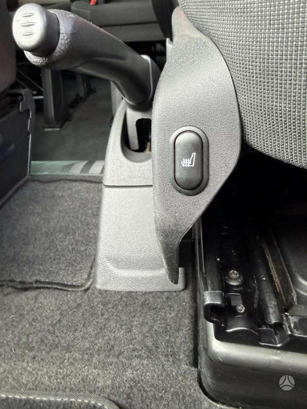 Grey Ford Tourneo Custom 2013 in Kaunas, with an engine capacity of 2.20 L and mileage of 253 thousand km for 12190 €, photo 10 on AUTOMOTO.COM.LV