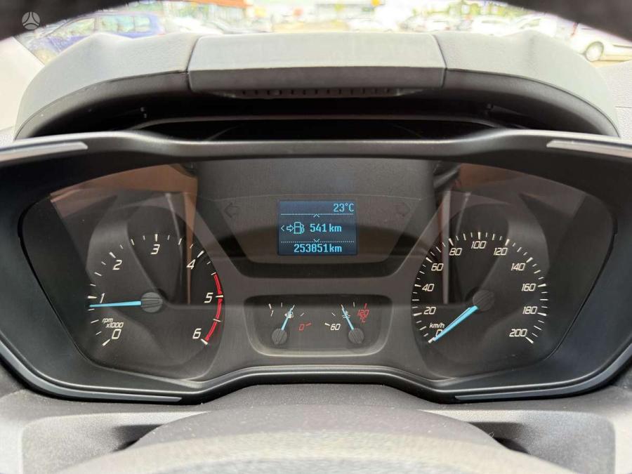 Pelēks Ford Tourneo Custom 2013 Kauņa, ar dzinēja tilpumu 2.20 L un nobraukumu 253 tūkst. km par 12190 €, foto 16 vietnē AUTOMOTO.COM.LV