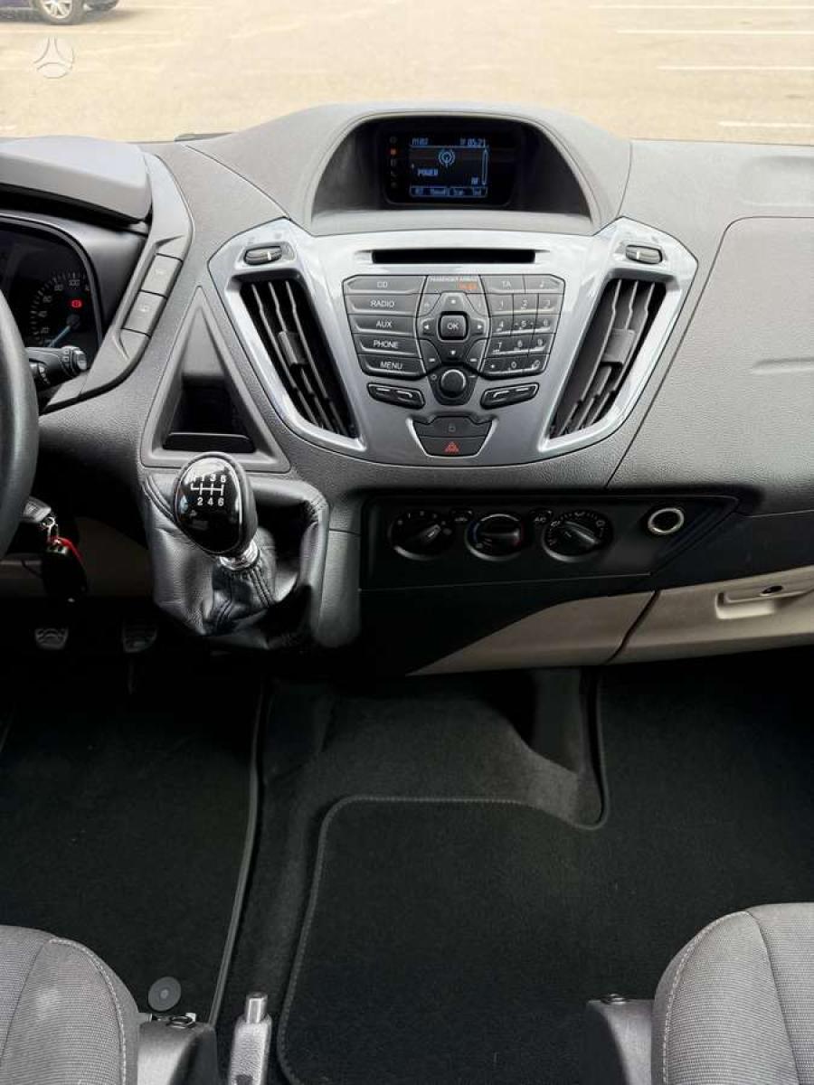 Pelēks Ford Tourneo Custom 2013 Kauņa, ar dzinēja tilpumu 2.20 L un nobraukumu 253 tūkst. km par 12190 €, foto 21 vietnē AUTOMOTO.COM.LV