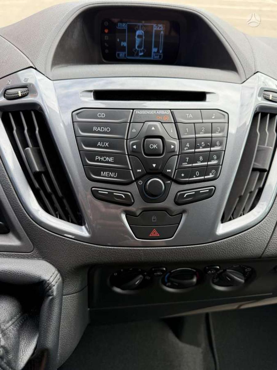 Pelēks Ford Tourneo Custom 2013 Kauņa, ar dzinēja tilpumu 2.20 L un nobraukumu 253 tūkst. km par 12190 €, foto 22 vietnē AUTOMOTO.COM.LV