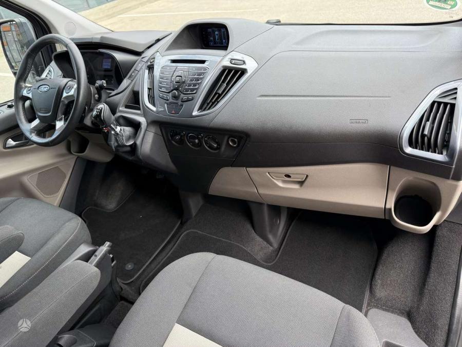 Pelēks Ford Tourneo Custom 2013 Kauņa, ar dzinēja tilpumu 2.20 L un nobraukumu 253 tūkst. km par 12190 €, foto 24 vietnē AUTOMOTO.COM.LV