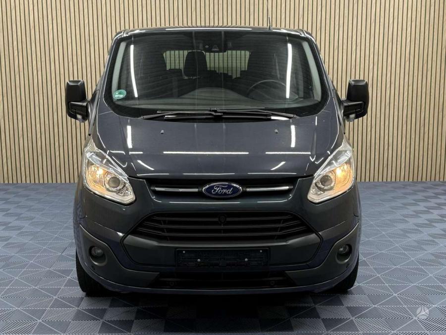 Pelēks Ford Tourneo Custom 2013 Marijampole, ar dzinēja tilpumu 2.20 L un nobraukumu 230 tūkst. km par 12600 €, foto 4 vietnē AUTOMOTO.COM.LV