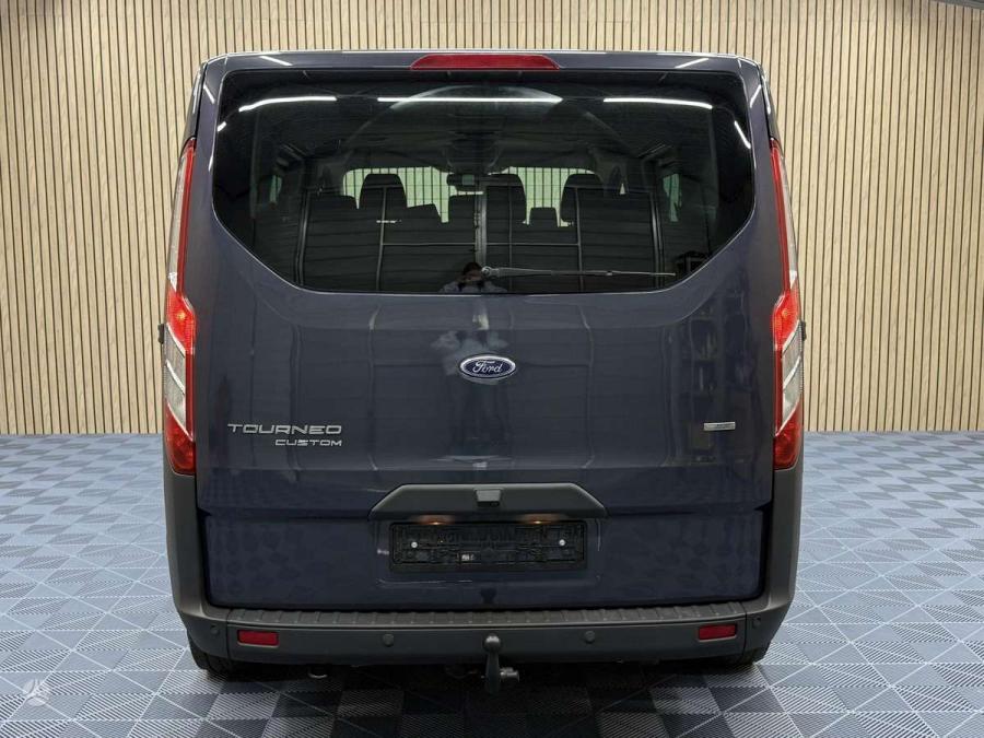 Pelēks Ford Tourneo Custom 2013 Marijampole, ar dzinēja tilpumu 2.20 L un nobraukumu 230 tūkst. km par 12600 €, foto 7 vietnē AUTOMOTO.COM.LV