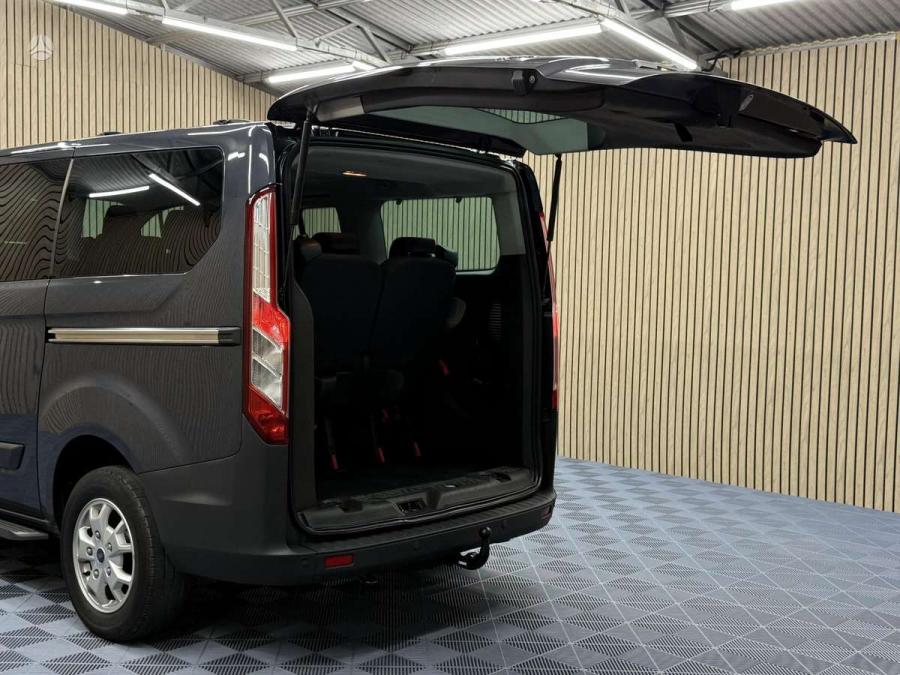 Pelēks Ford Tourneo Custom 2013 Marijampole, ar dzinēja tilpumu 2.20 L un nobraukumu 230 tūkst. km par 12600 €, foto 9 vietnē AUTOMOTO.COM.LV