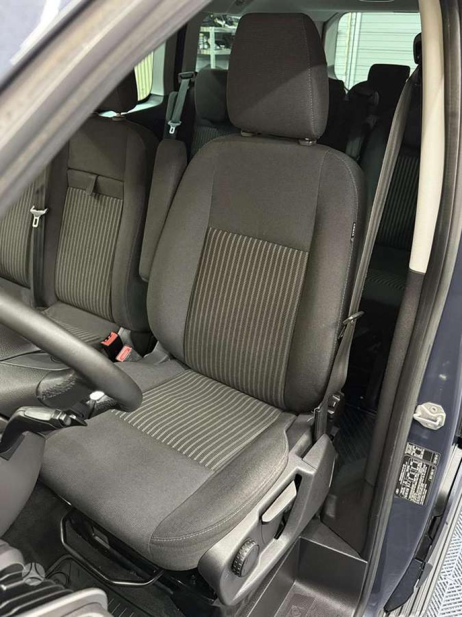 Pelēks Ford Tourneo Custom 2013 Marijampole, ar dzinēja tilpumu 2.20 L un nobraukumu 230 tūkst. km par 12600 €, foto 17 vietnē AUTOMOTO.COM.LV