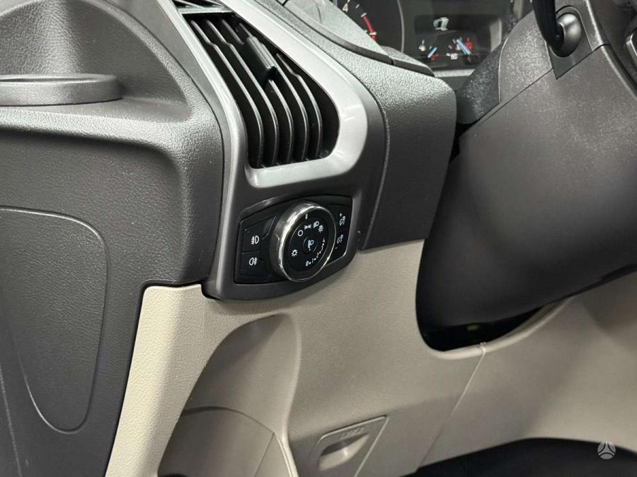 Pelēks Ford Tourneo Custom 2013 Marijampole, ar dzinēja tilpumu 2.20 L un nobraukumu 230 tūkst. km par 12600 €, foto 22 vietnē AUTOMOTO.COM.LV