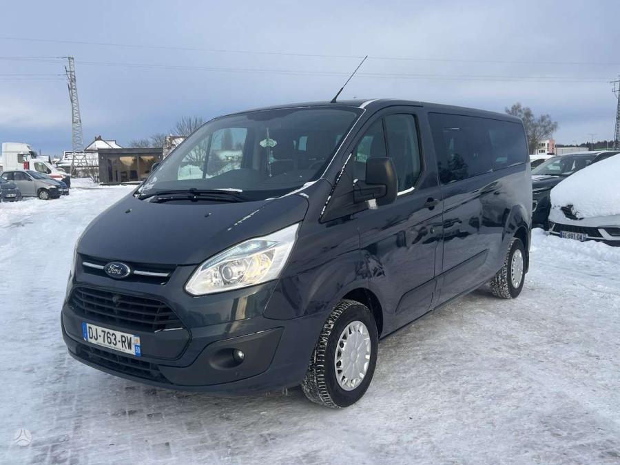 Grey Ford Tourneo Custom 2014 in Taurage, with an engine capacity of 2.20 L and mileage of 270 thousand km for 10300 €, photo 1 on AUTOMOTO.COM.LV