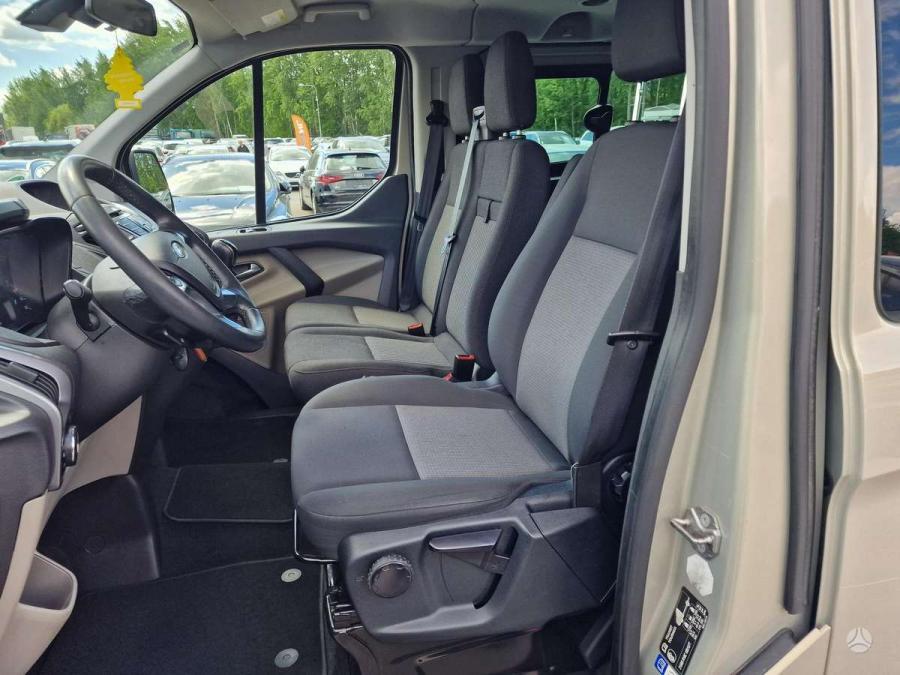 Grey Ford Tourneo Custom 2015 in Kaunas, with an engine capacity of 2.20 L and mileage of 290 thousand km for 11790 €, photo 14 on AUTOMOTO.COM.LV