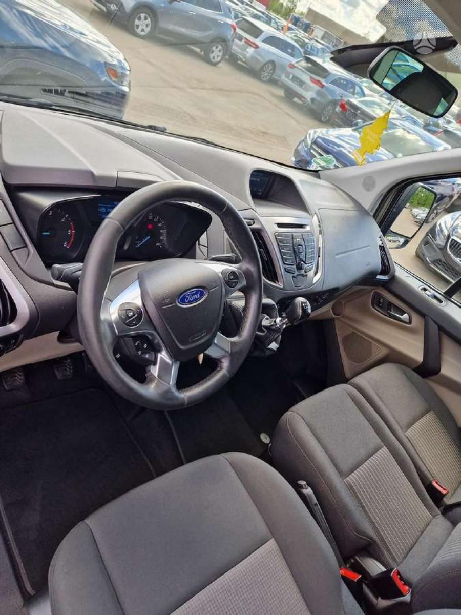 Grey Ford Tourneo Custom 2015 in Kaunas, with an engine capacity of 2.20 L and mileage of 290 thousand km for 11790 €, photo 16 on AUTOMOTO.COM.LV