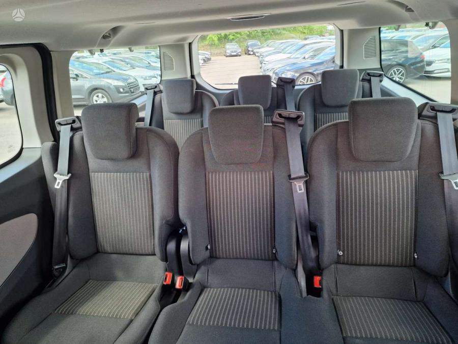 Grey Ford Tourneo Custom 2015 in Kaunas, with an engine capacity of 2.20 L and mileage of 290 thousand km for 11790 €, photo 24 on AUTOMOTO.COM.LV