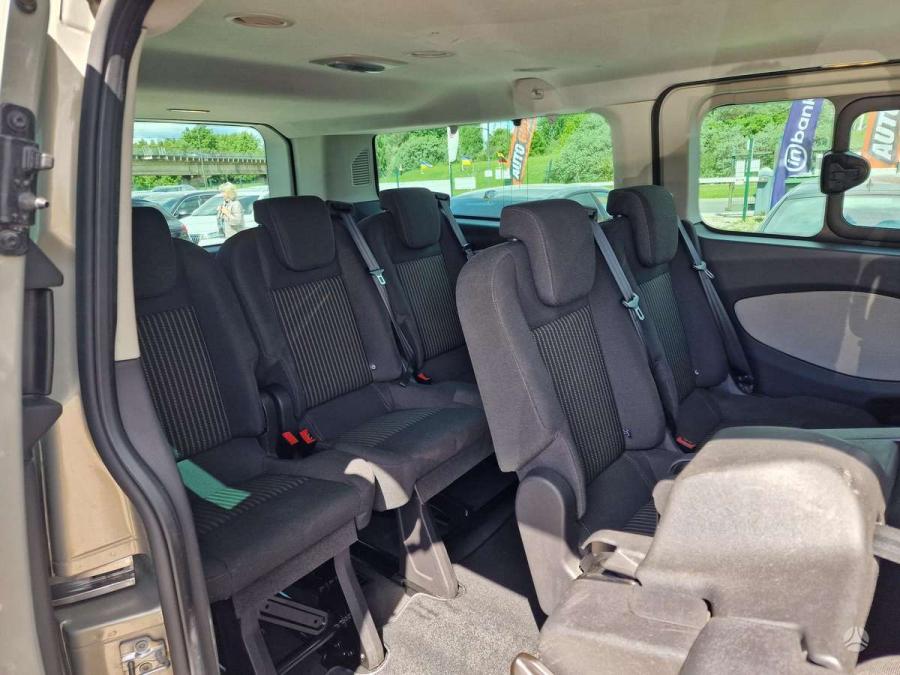 Grey Ford Tourneo Custom 2015 in Kaunas, with an engine capacity of 2.20 L and mileage of 290 thousand km for 11790 €, photo 29 on AUTOMOTO.COM.LV