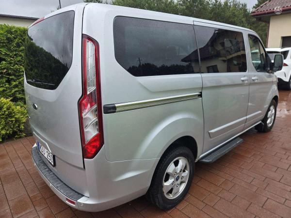 Grey Ford Tourneo Custom 2015 in Salcininkai, with an engine capacity of 2.20 L and mileage of 309 thousand km for 8500 €, photo 5 on AUTOMOTO.COM.LV