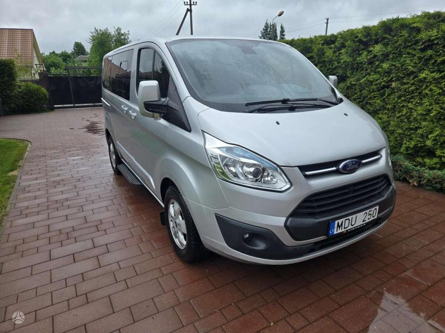 Grey Ford Tourneo Custom 2015 in Salcininkai, with an engine capacity of 2.20 L and mileage of 309 thousand km for 8500 €, photo 1 on AUTOMOTO.COM.LV