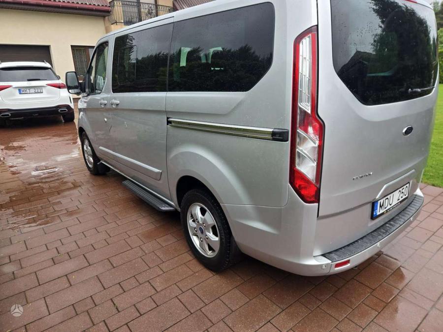 Grey Ford Tourneo Custom 2015 in Salcininkai, with an engine capacity of 2.20 L and mileage of 309 thousand km for 8500 €, photo 4 on AUTOMOTO.COM.LV