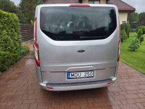 Grey Ford Tourneo Custom 2015 in Salcininkai, with an engine capacity of 2.20 L and mileage of 309 thousand km for 8500 €, photo 5 on AUTOMOTO.COM.LV