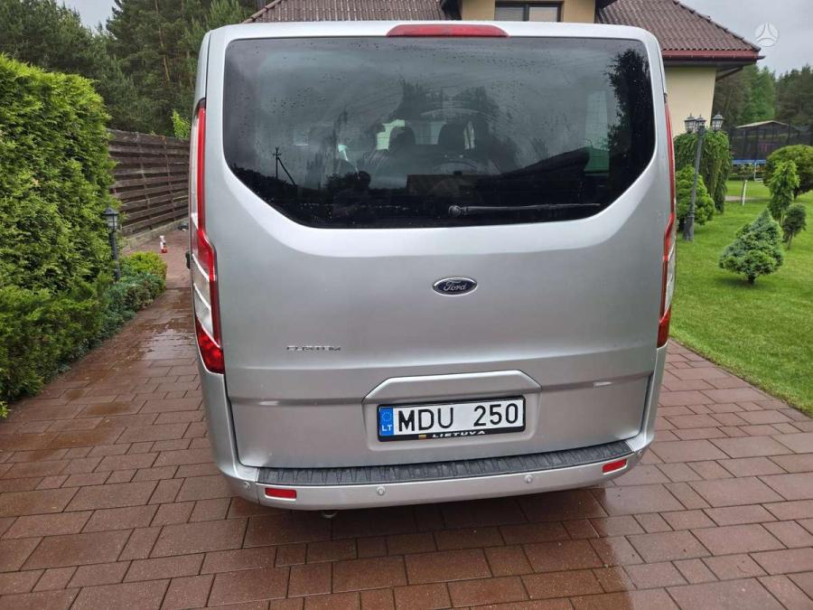 Grey Ford Tourneo Custom 2015 in Salcininkai, with an engine capacity of 2.20 L and mileage of 309 thousand km for 8500 €, photo 5 on AUTOMOTO.COM.LV