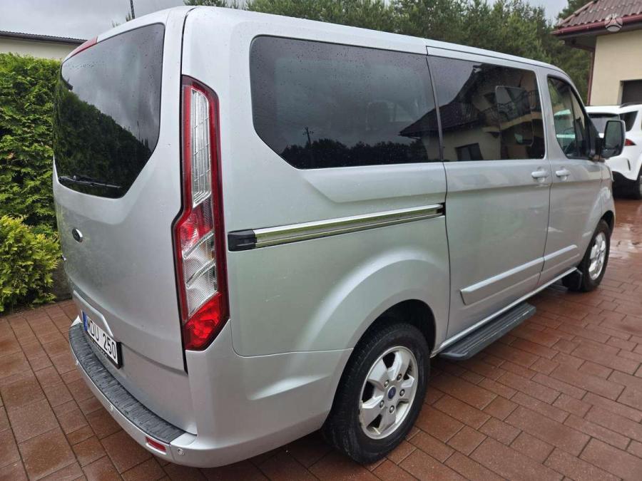 Grey Ford Tourneo Custom 2015 in Salcininkai, with an engine capacity of 2.20 L and mileage of 309 thousand km for 8500 €, photo 6 on AUTOMOTO.COM.LV