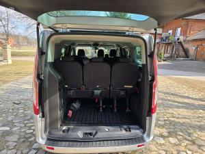 Grey Ford Tourneo Custom 2015 in Salcininkai, with an engine capacity of 2.20 L and mileage of 309 thousand km for 8500 €, photo 7 on AUTOMOTO.COM.LV