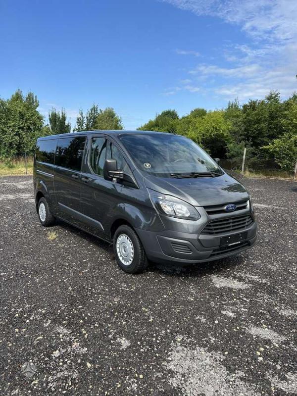 Pelēks Ford Tourneo Custom 2015 Kretinga, ar dzinēja tilpumu 2.20 L un nobraukumu 240 tūkst. km par 10999 €, foto 1 vietnē AUTOMOTO.COM.LV
