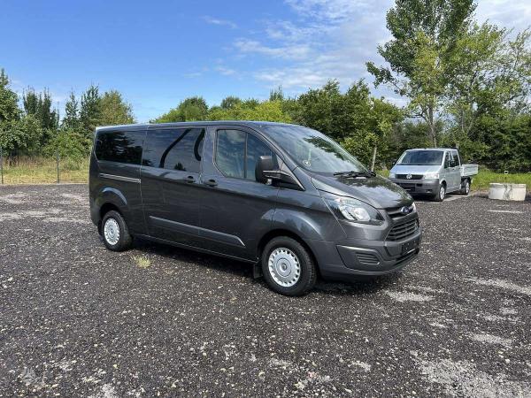 Pelēks Ford Tourneo Custom 2015 Kretinga, ar dzinēja tilpumu 2.20 L un nobraukumu 240 tūkst. km par 10999 €, foto 2 vietnē AUTOMOTO.COM.LV