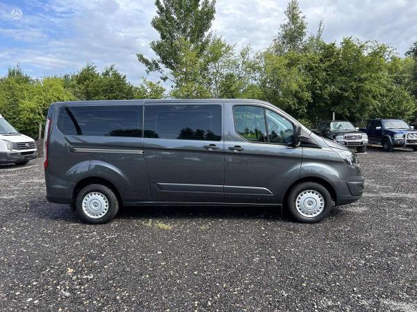 Pelēks Ford Tourneo Custom 2015 Kretinga, ar dzinēja tilpumu 2.20 L un nobraukumu 240 tūkst. km par 10999 €, foto 4 vietnē AUTOMOTO.COM.LV