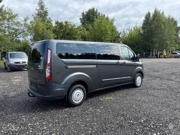 Pelēks Ford Tourneo Custom 2015 Kretinga, ar dzinēja tilpumu 2.20 L un nobraukumu 240 tūkst. km par 10999 €, foto 5 vietnē AUTOMOTO.COM.LV