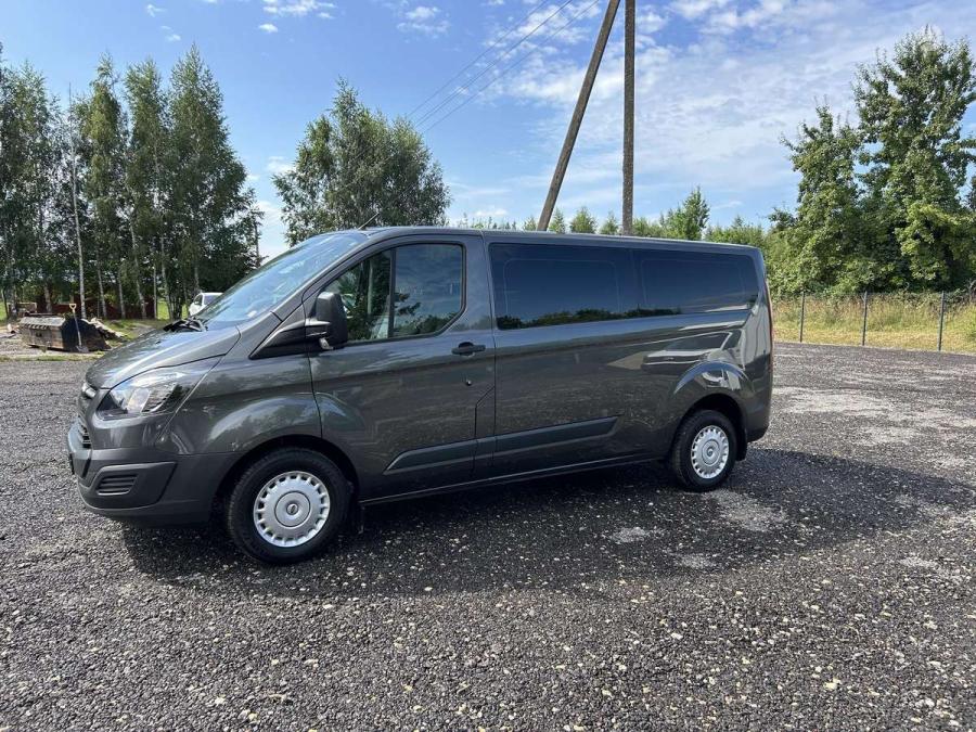 Pelēks Ford Tourneo Custom 2015 Kretinga, ar dzinēja tilpumu 2.20 L un nobraukumu 240 tūkst. km par 10999 €, foto 11 vietnē AUTOMOTO.COM.LV