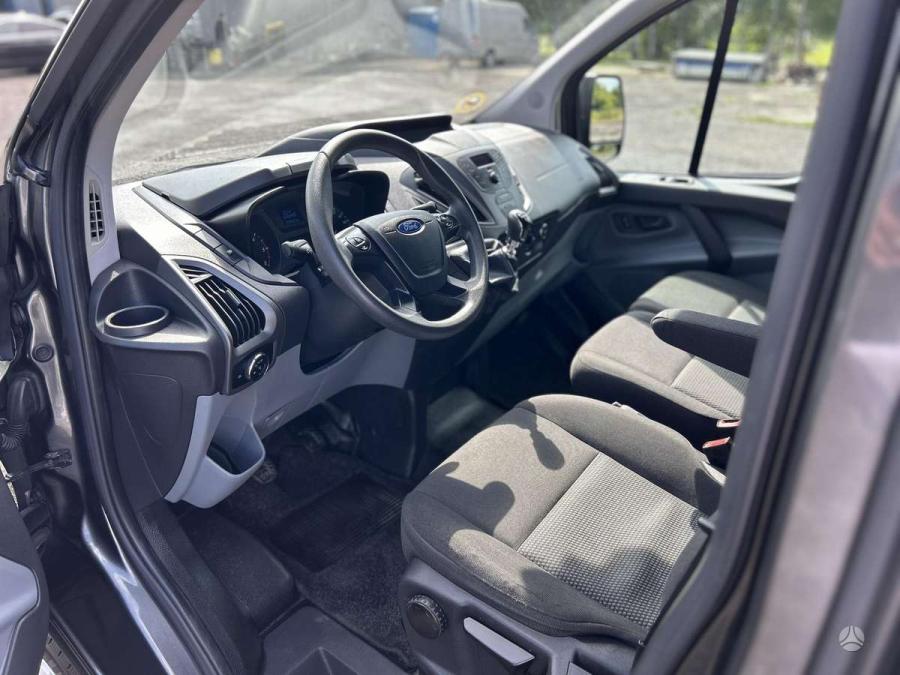 Pelēks Ford Tourneo Custom 2015 Kretinga, ar dzinēja tilpumu 2.20 L un nobraukumu 240 tūkst. km par 10999 €, foto 23 vietnē AUTOMOTO.COM.LV