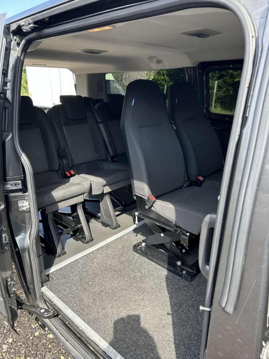Pelēks Ford Tourneo Custom 2015 Kretinga, ar dzinēja tilpumu 2.20 L un nobraukumu 240 tūkst. km par 10999 €, foto 29 vietnē AUTOMOTO.COM.LV