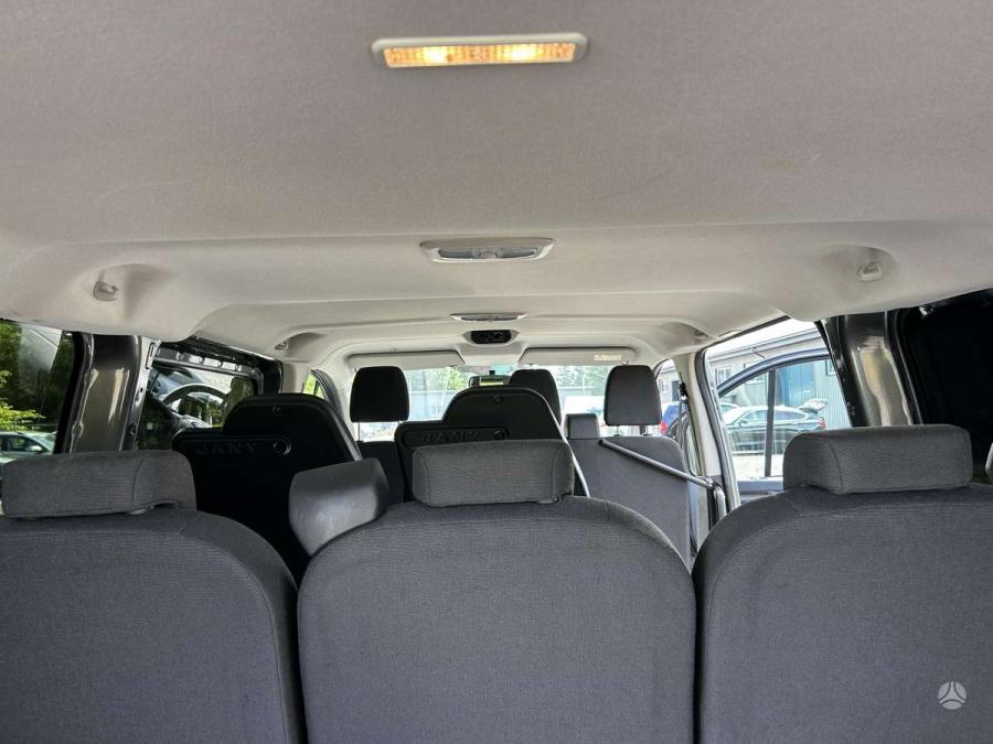 Pelēks Ford Tourneo Custom 2015 Kretinga, ar dzinēja tilpumu 2.20 L un nobraukumu 240 tūkst. km par 10999 €, foto 31 vietnē AUTOMOTO.COM.LV