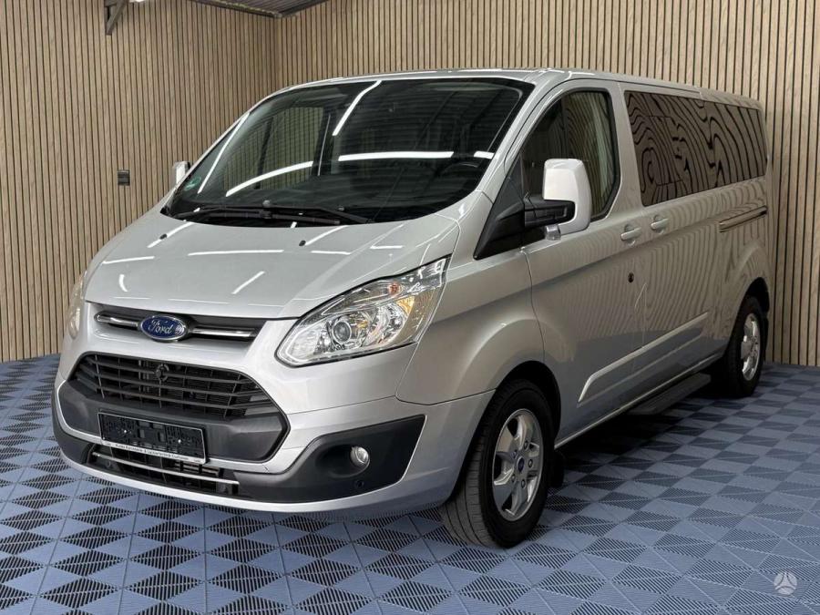 Grey Ford Tourneo Custom 2017 in Marijampole, with an engine capacity of 2.00 L and mileage of 119 thousand km for 15900 €, photo 5 on AUTOMOTO.COM.LV