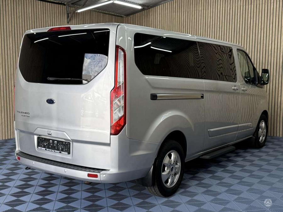 Grey Ford Tourneo Custom 2017 in Marijampole, with an engine capacity of 2.00 L and mileage of 119 thousand km for 15900 €, photo 8 on AUTOMOTO.COM.LV