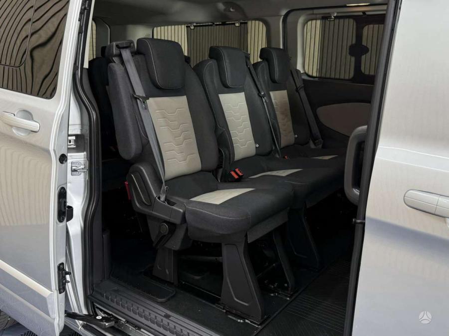 Grey Ford Tourneo Custom 2017 in Marijampole, with an engine capacity of 2.00 L and mileage of 119 thousand km for 15900 €, photo 12 on AUTOMOTO.COM.LV
