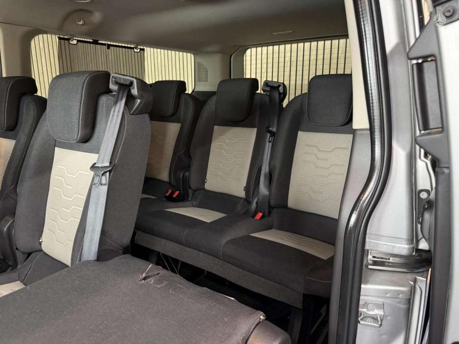 Grey Ford Tourneo Custom 2017 in Marijampole, with an engine capacity of 2.00 L and mileage of 119 thousand km for 15900 €, photo 14 on AUTOMOTO.COM.LV