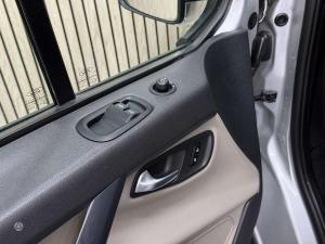 Grey Ford Tourneo Custom 2017 in Marijampole, with an engine capacity of 2.00 L and mileage of 119 thousand km for 15900 €, photo 21 on AUTOMOTO.COM.LV