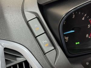 Grey Ford Tourneo Custom 2017 in Marijampole, with an engine capacity of 2.00 L and mileage of 119 thousand km for 15900 €, photo 23 on AUTOMOTO.COM.LV