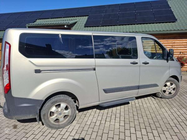 Grey Ford Tourneo Custom 2018 in Naujoji Akmene, with an engine capacity of 2.00 L and mileage of 114 thousand km for 17500 €, photo 2 on AUTOMOTO.COM.LV
