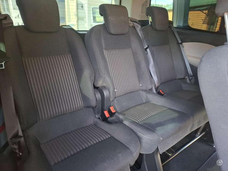 Grey Ford Tourneo Custom 2018 in Naujoji Akmene, with an engine capacity of 2.00 L and mileage of 114 thousand km for 17500 €, photo 8 on AUTOMOTO.COM.LV