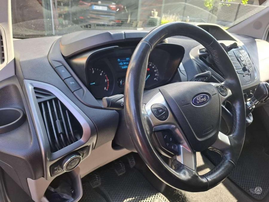 Grey Ford Tourneo Custom 2018 in Naujoji Akmene, with an engine capacity of 2.00 L and mileage of 114 thousand km for 17500 €, photo 12 on AUTOMOTO.COM.LV