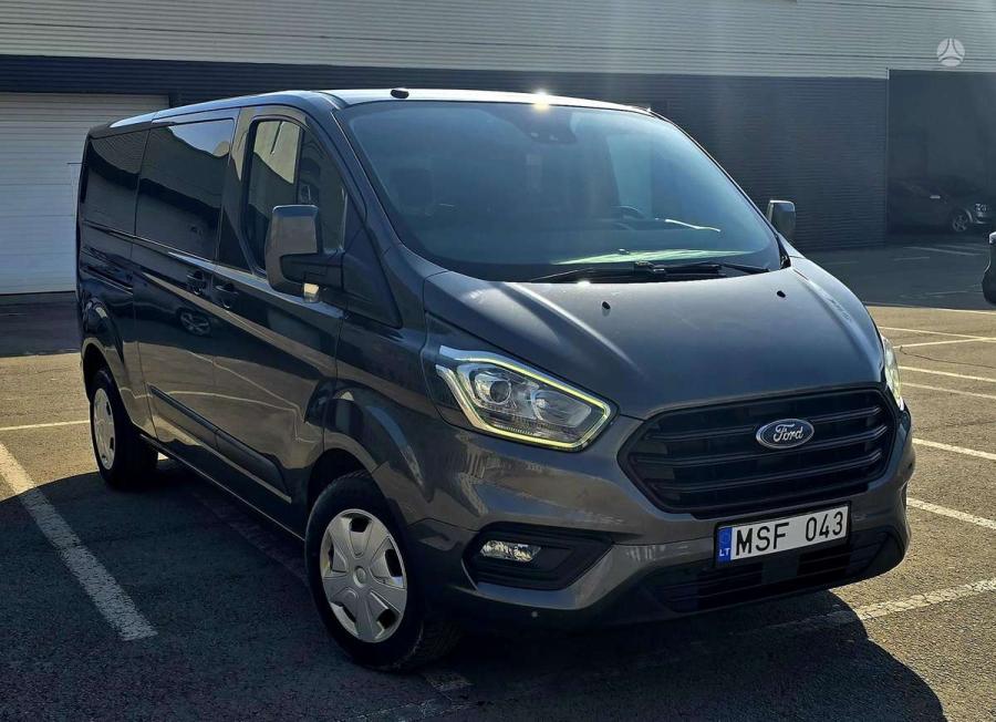 Grey Ford Tourneo Custom 2018 in Siauliai, with an engine capacity of 2.00 L and mileage of 441 thousand km for 11495 €, photo 1 on AUTOMOTO.COM.LV