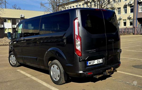 Grey Ford Tourneo Custom 2018 in Siauliai, with an engine capacity of 2.00 L and mileage of 441 thousand km for 11495 €, photo 5 on AUTOMOTO.COM.LV