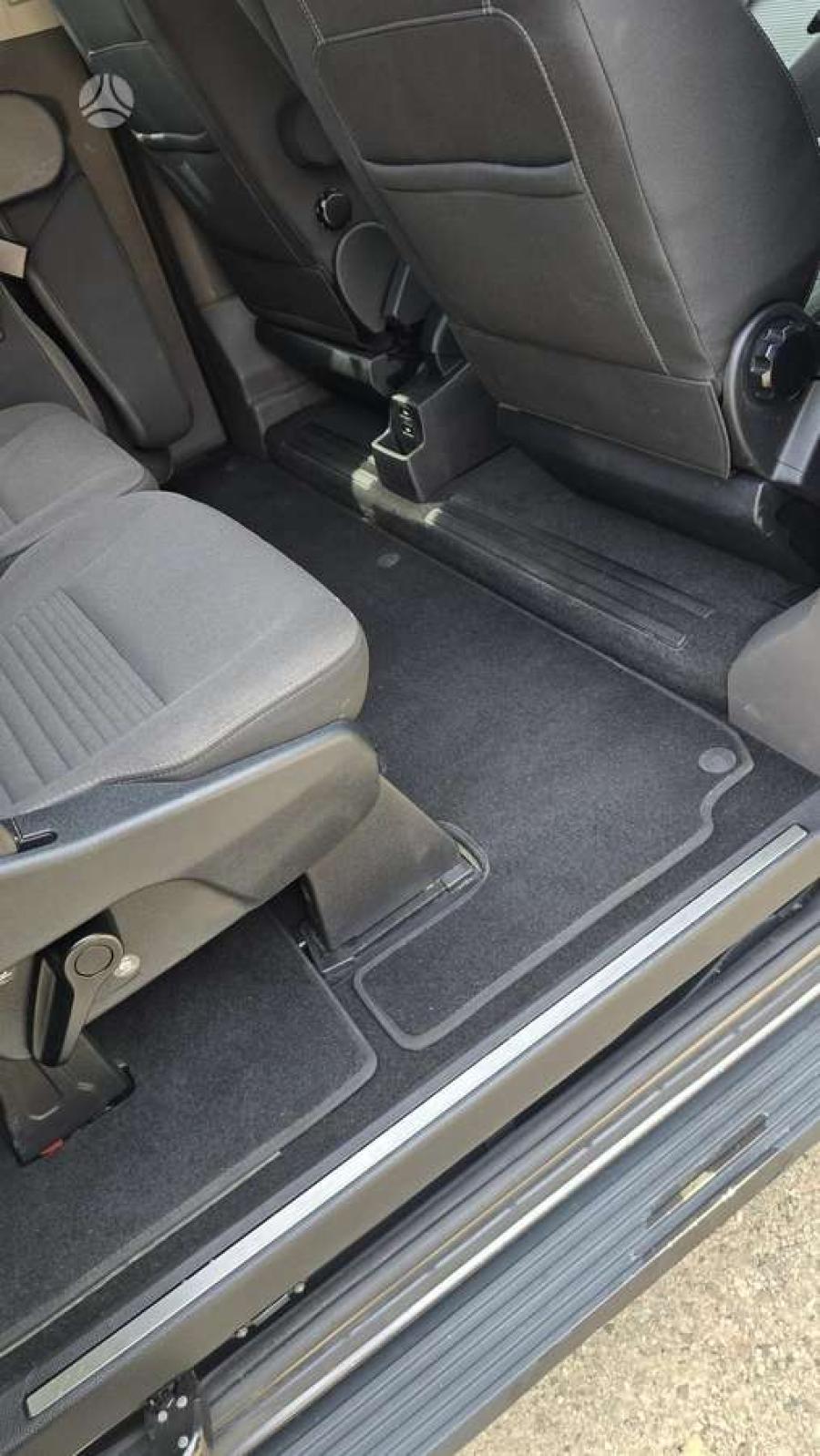 Grey Ford Tourneo Custom 2019 in Klaipeda, with an engine capacity of 2.00 L and mileage of 120 thousand km for 22700 €, photo 10 on AUTOMOTO.COM.LV