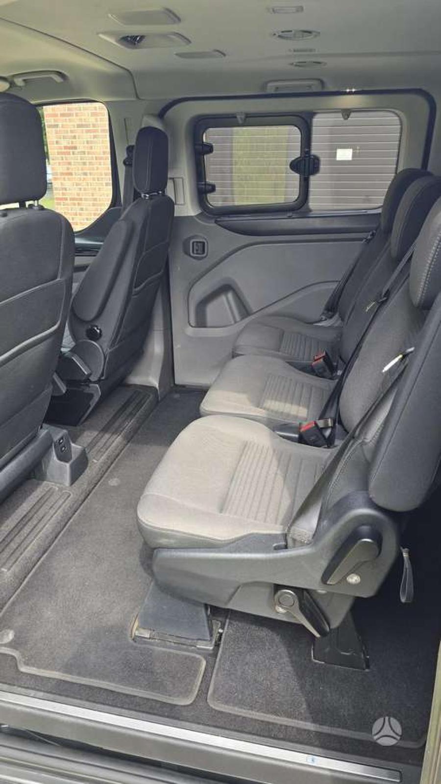 Grey Ford Tourneo Custom 2019 in Klaipeda, with an engine capacity of 2.00 L and mileage of 120 thousand km for 22700 €, photo 11 on AUTOMOTO.COM.LV