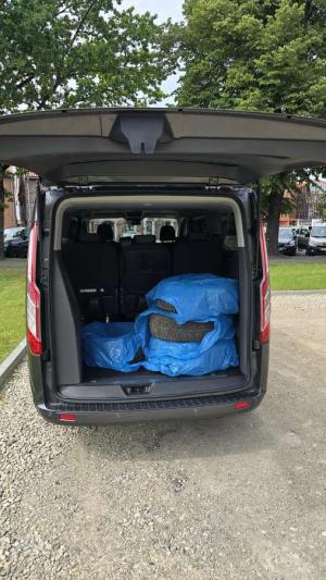 Grey Ford Tourneo Custom 2019 in Klaipeda, with an engine capacity of 2.00 L and mileage of 120 thousand km for 22700 €, photo 18 on AUTOMOTO.COM.LV