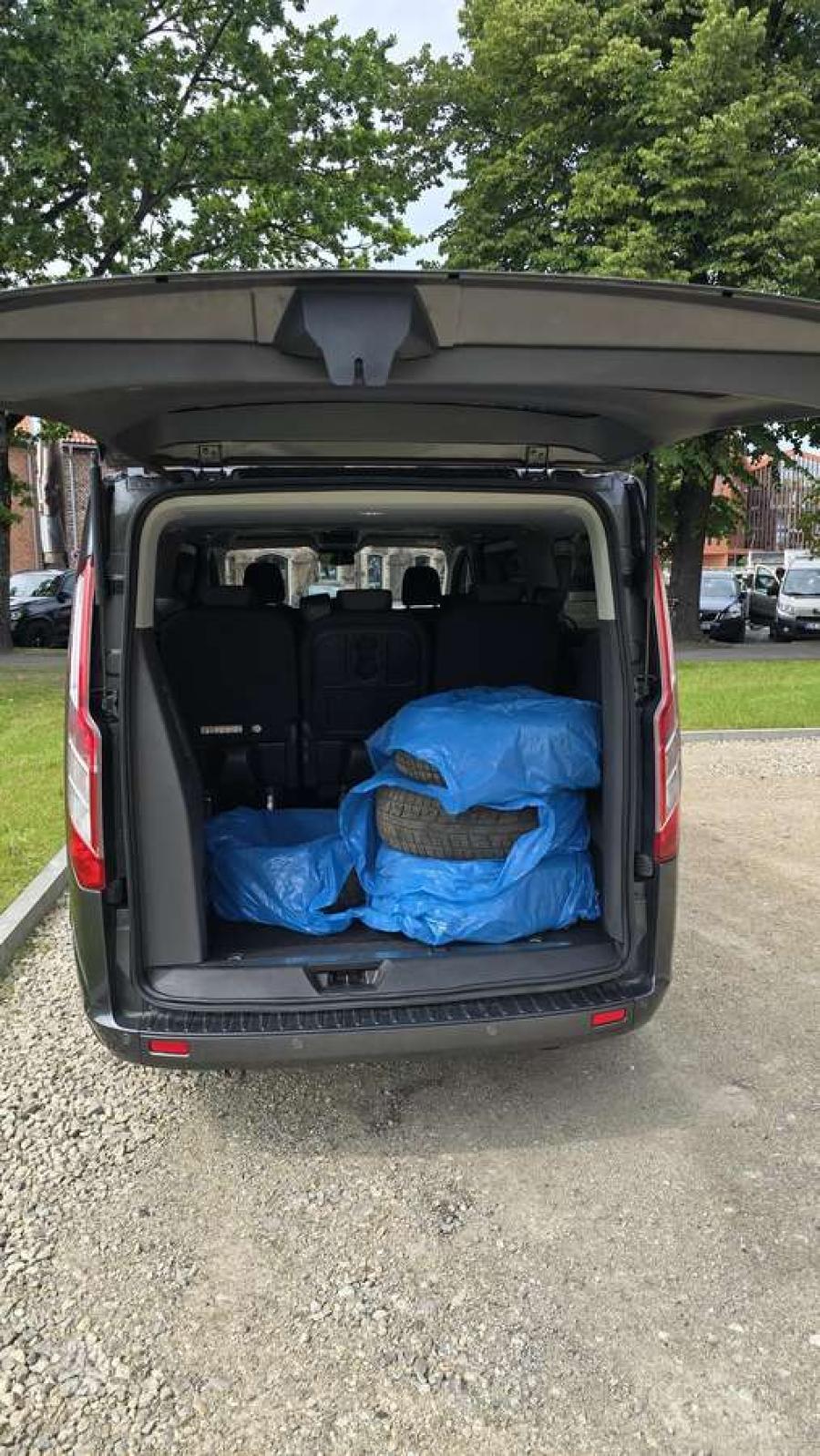 Grey Ford Tourneo Custom 2019 in Klaipeda, with an engine capacity of 2.00 L and mileage of 120 thousand km for 22700 €, photo 18 on AUTOMOTO.COM.LV