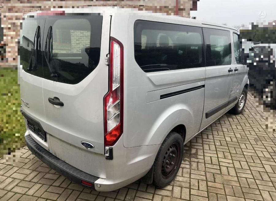 Pelēks Ford Tourneo Custom 2020 Tauragė, ar dzinēja tilpumu 1.97 L un nobraukumu 99 tūkst. km par 8900 €, foto 3 vietnē AUTOMOTO.COM.LV