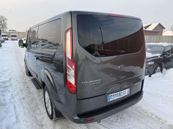 Pelēks Ford Tourneo Custom 2020 Tauragė, ar dzinēja tilpumu 2.00 L un nobraukumu 370 tūkst. km par 18755 €, foto 4 vietnē AUTOMOTO.COM.LV