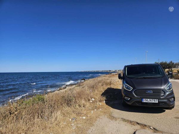 Grey Ford Tourneo Custom 2020 in Vilnius, with an engine capacity of 2.00 L and mileage of 167 thousand km for 22900 €, photo 1 on AUTOMOTO.COM.LV