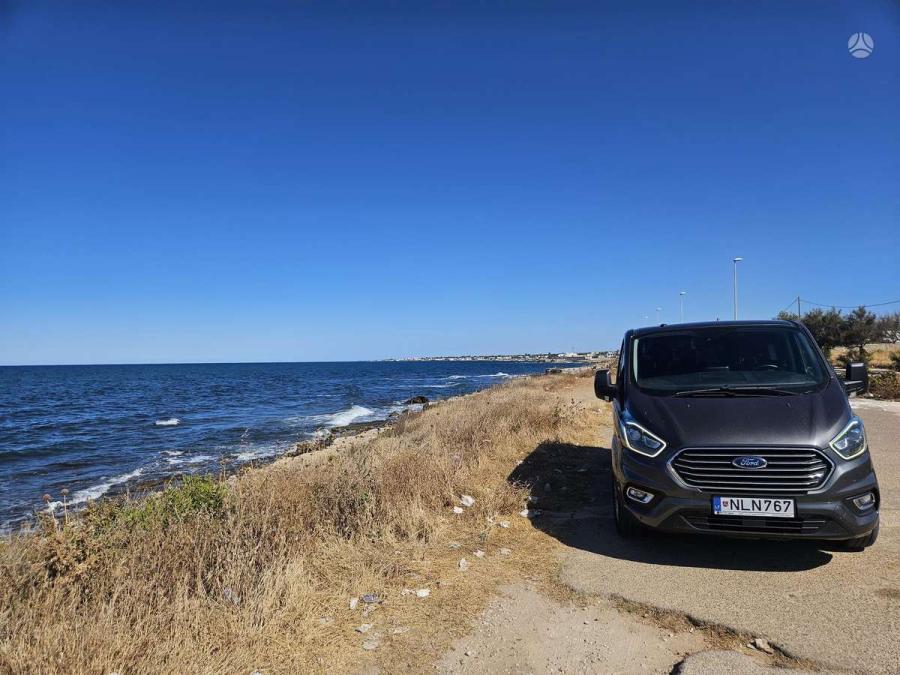 Pelēks Ford Tourneo Custom 2020 Viļņa, ar dzinēja tilpumu 2.00 L un nobraukumu 167 tūkst. km par 22900 €, foto 1 vietnē AUTOMOTO.COM.LV