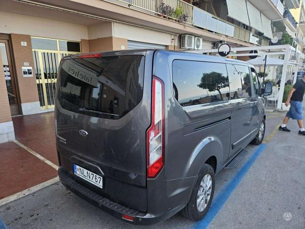 Grey Ford Tourneo Custom 2020 in Vilnius, with an engine capacity of 2.00 L and mileage of 167 thousand km for 22900 €, photo 2 on AUTOMOTO.COM.LV